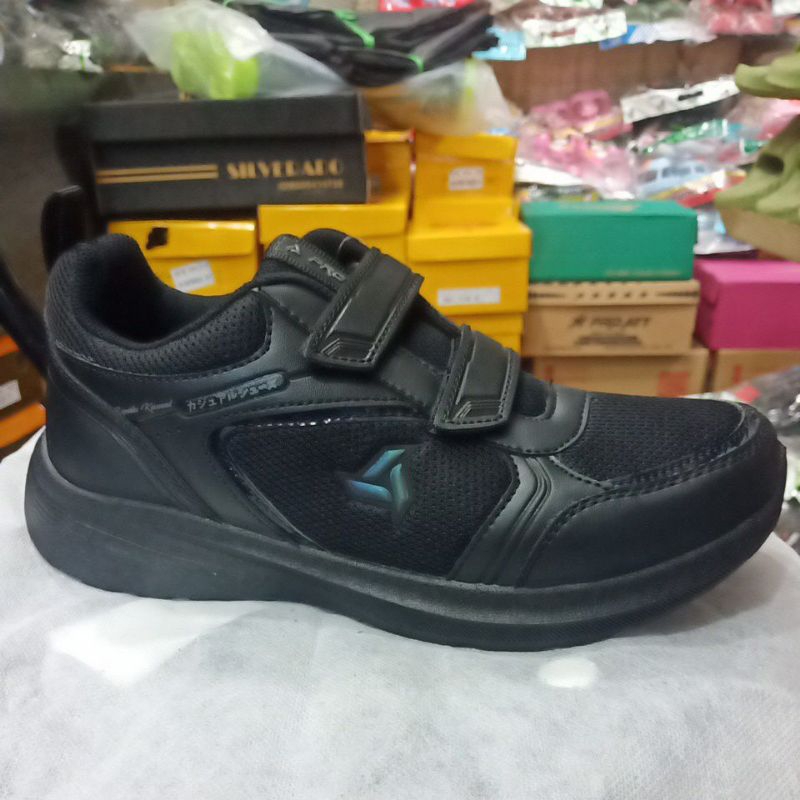 Jual Sepatu Sekolah Anak Hitam Polos (perekat), Merk Pro Att, Ringan Dipakai, Model Terbaru ...
