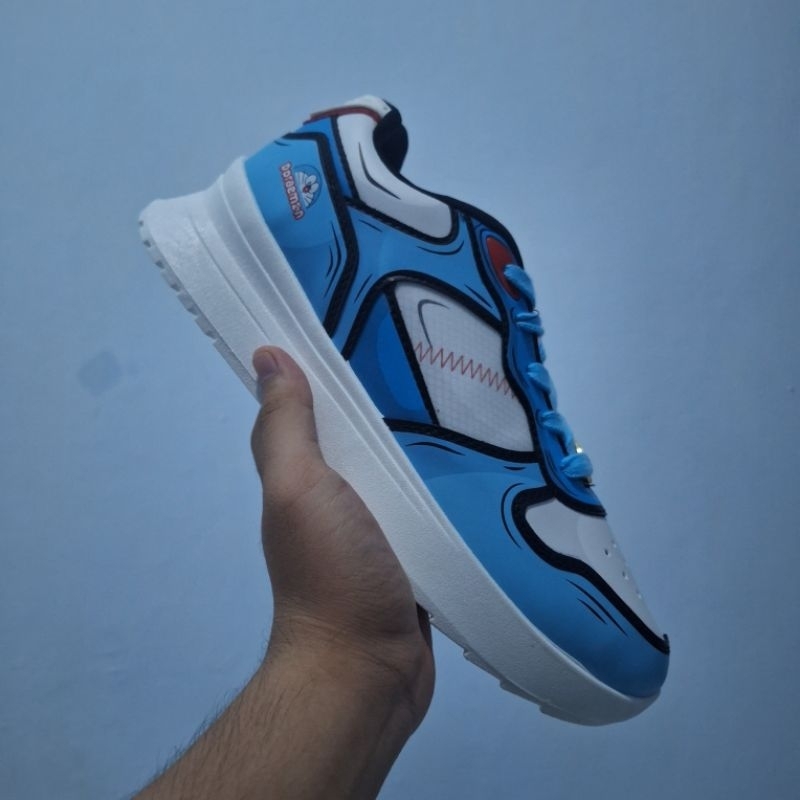 Jual Aerostreet doraemon putih biru | Shopee Indonesia
