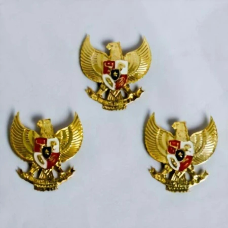 Jual Pin Garuda Kuningan Emas Ukuran 2 cm | Pin Bros Peci Paskibra ...