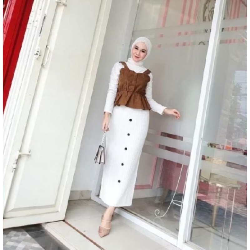Jual Rok span Rajut kancing wanita / Rok span rajut polos kancing ...