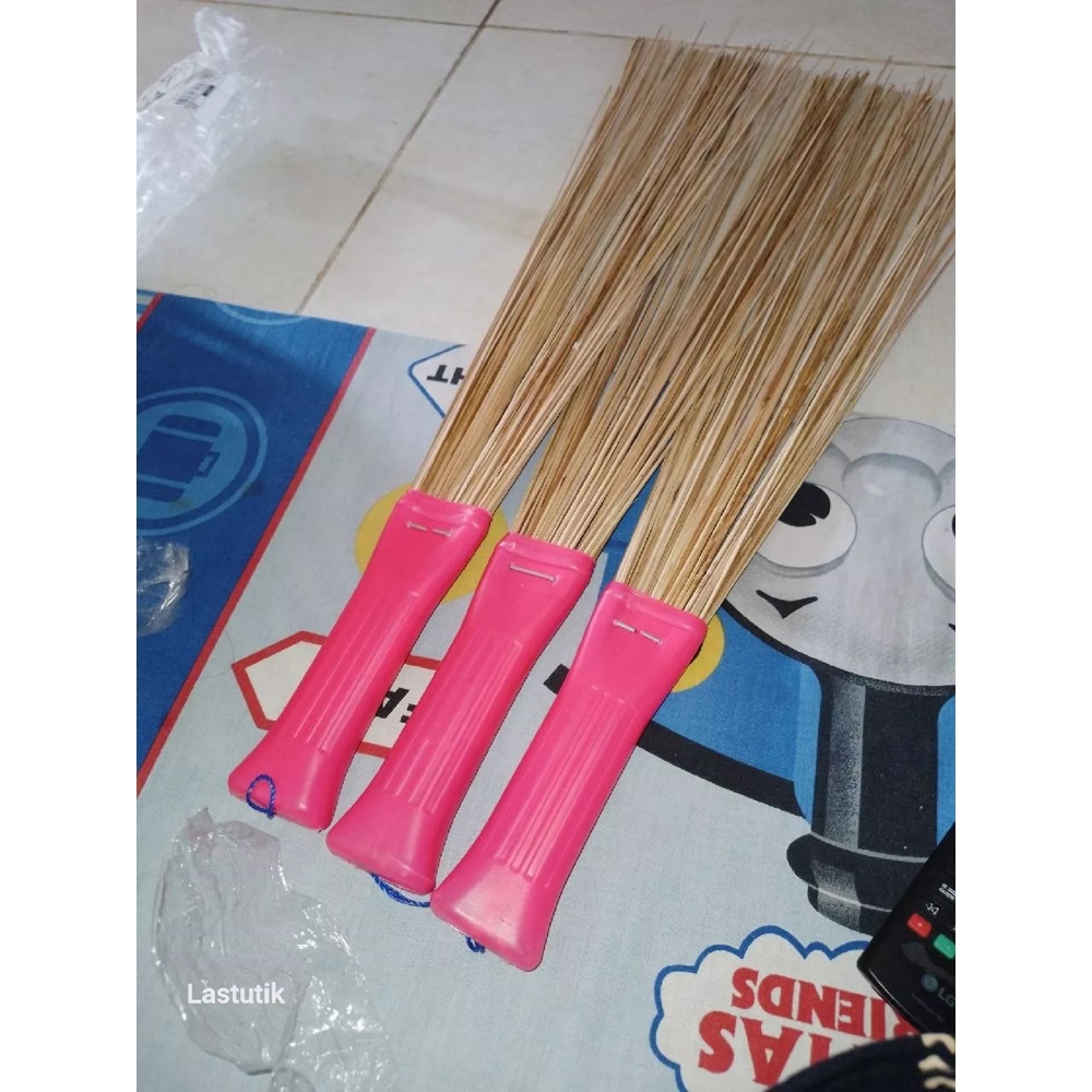 Jual (COD) Sapu Lidi Kasur / Sapu Penebah Pembersih Kasur / Tebah Lakop ...