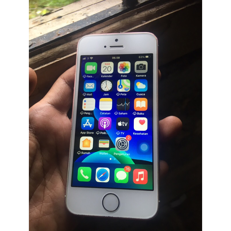 Jual iphone SE 2016 fungsi normal | Shopee Indonesia