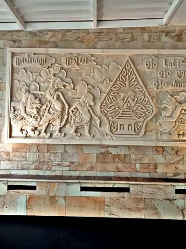 Jual BATU ALAM RELIEF WAYANG ORNAMEN TEMPEL DINDING 100X300X6 PRE ORDER ...