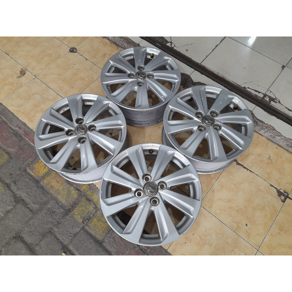 Jual Velg Seken Ring 15 Bekas Toyota Vios R15 Pcd 4X100 Silver Mulus | Shopee Indonesia