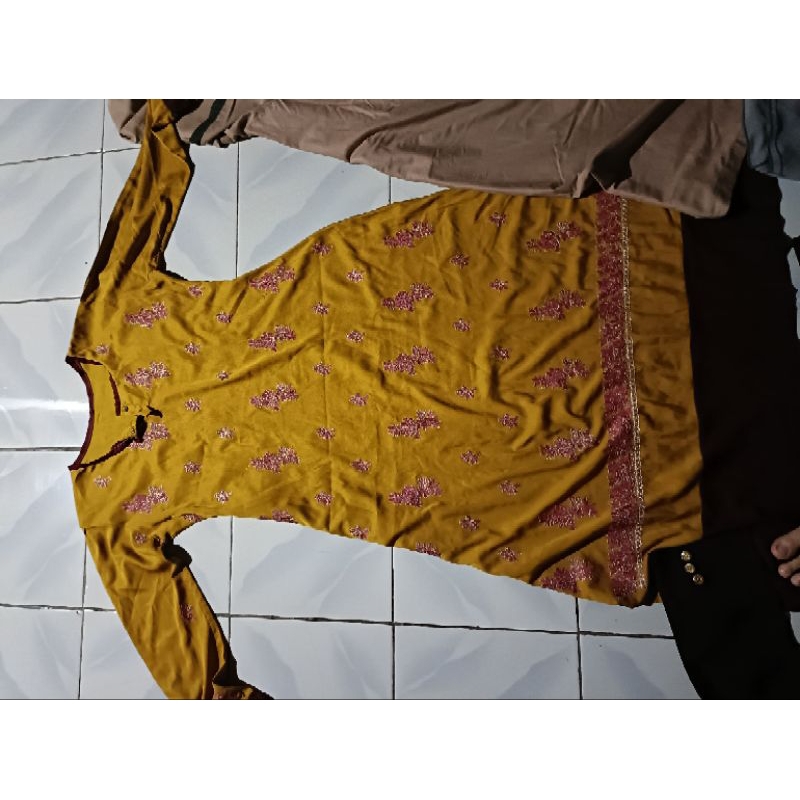Jual baju bekas kiloan layak pakai muslim | Shopee Indonesia