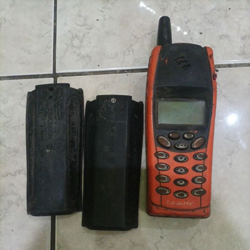 Jual hp jadul Ericsson R250s Pro aka paus | Shopee Indonesia