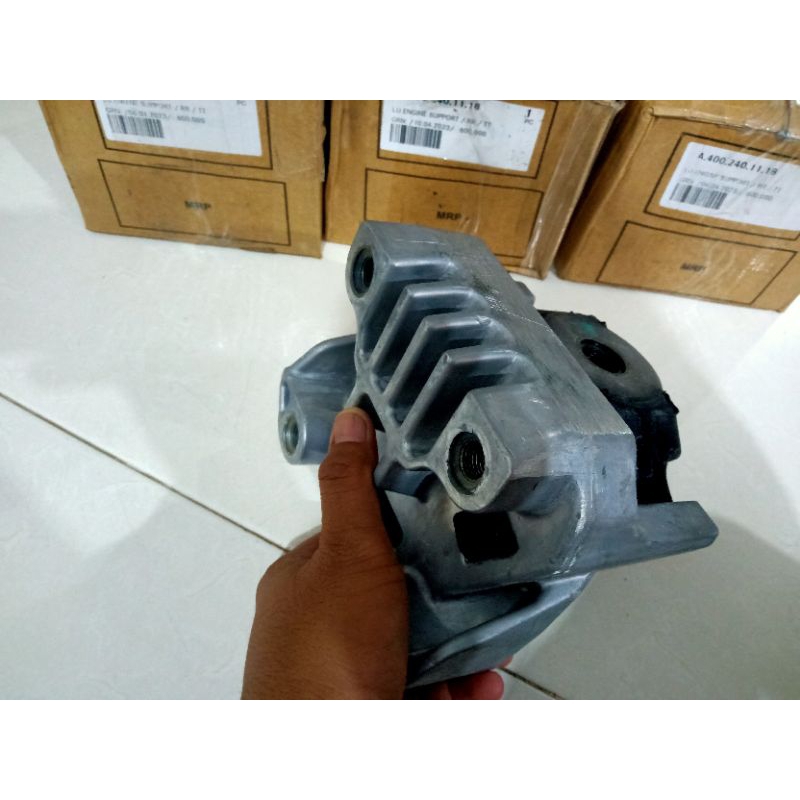 Jual mounting transmisi mercedes benz axor 4028,4928,2528 ORIGINAL ...