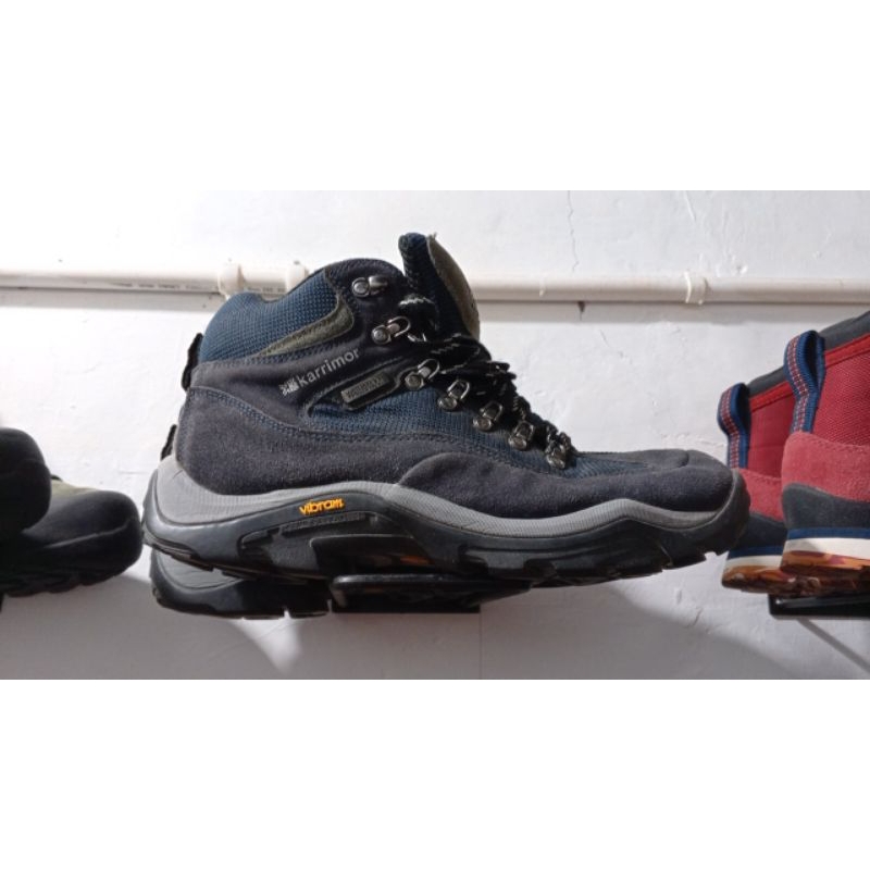 Jual sepatu gunung waterproof | Shopee Indonesia
