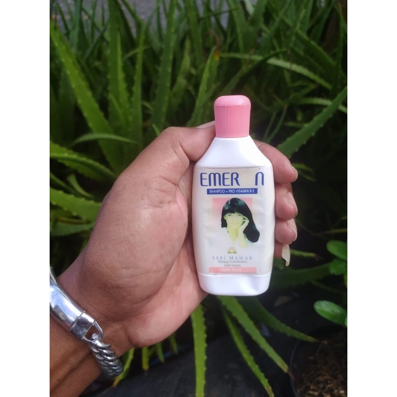Jual SHAMPO EMERON KEMASAN JADUL TAHUN 90AN ( HANYA UNTUK PAJANGAN SAJA ...