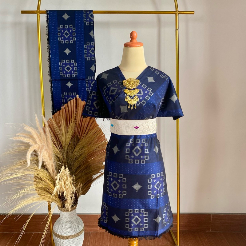 Jual KAIN TENUN ENDEK KHAS BALI MOTIF ANTIK WARNA BIRU HITAM GRINGSING ...