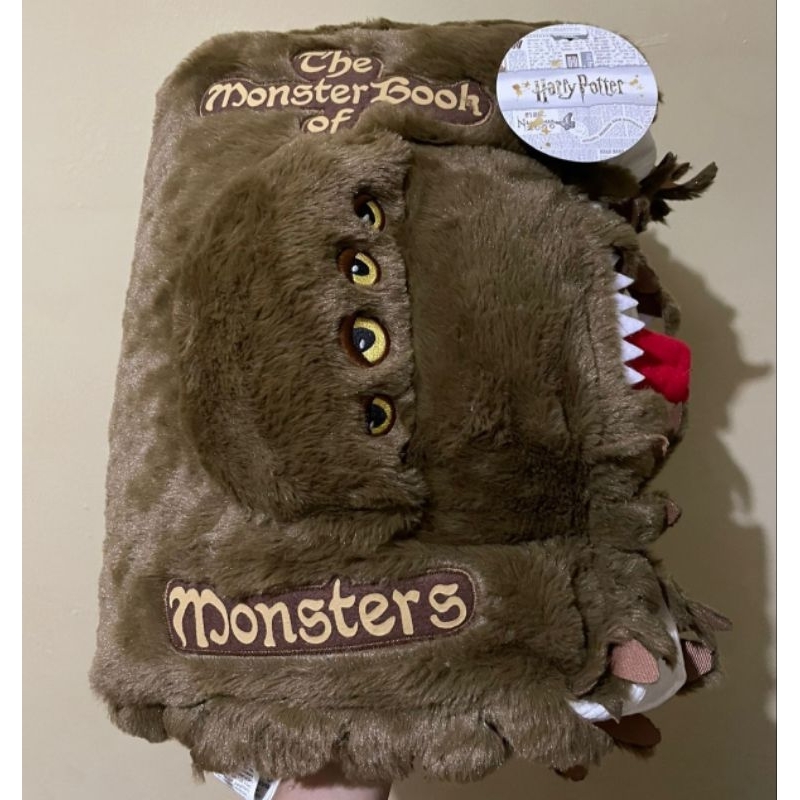 Jual (PO HARRY POTTER x MINISO) BANTAL THE MONSTER BOOK | Shopee Indonesia