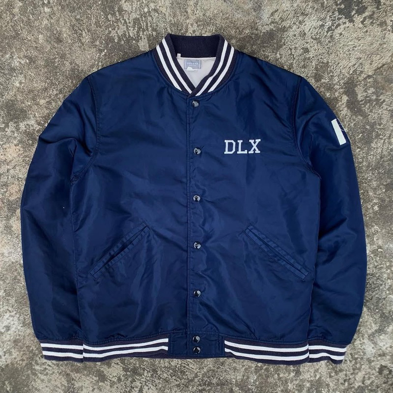 Jual VARSITY JAKET DELUXE ( SEPERTI BARU ) | Shopee Indonesia