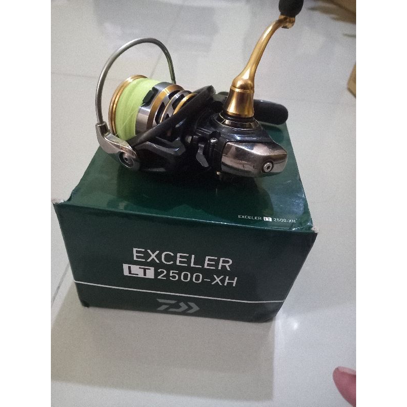 Jual reel daiwa exceler lt 2500 xh mulus minus knop ada lecet bekas ...