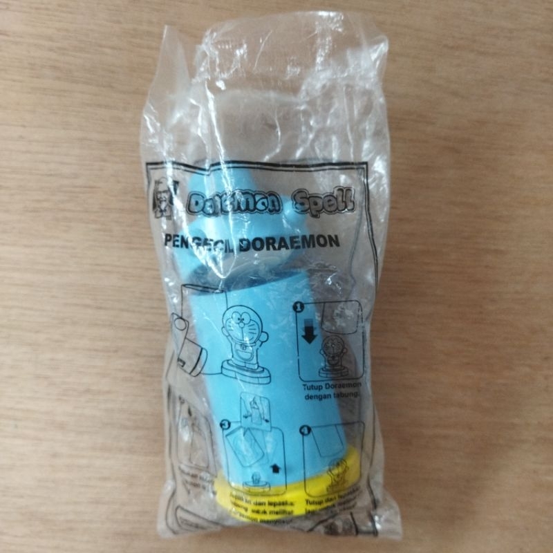 Jual Doraemon Senter Pengecil Diri KFC Chaki Kids Meal | Shopee Indonesia