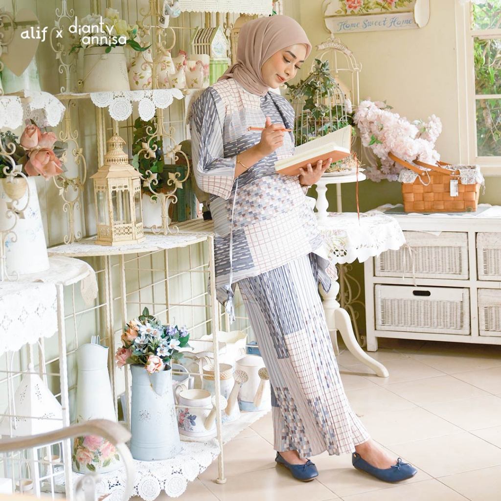 Jual Alif Modern Wear - Allegra Wrap Pants Pleats Motif - Alif x Dianty ...