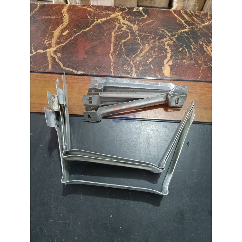 Jual Klem talang kotak / gantungan kaki penyangga / dudukan talang ...