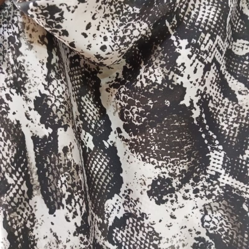 Jual kain satin silk motif sisik ular - kain satin silk - kain satin ...