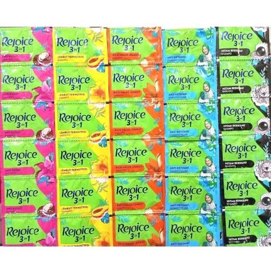Jual shampo Rejoice Renceng/patahan Rijekkan pabrik isi 24sachet varian ...