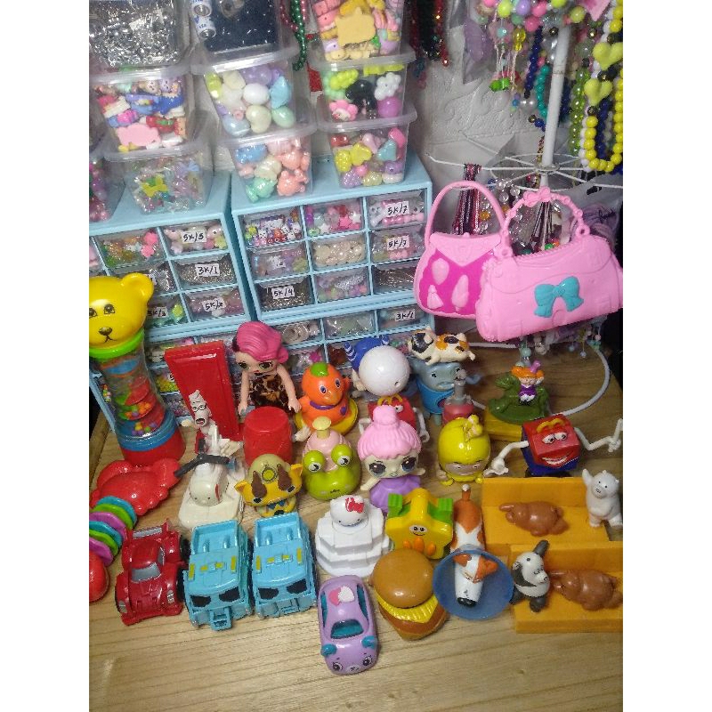 Jual macam2 mainan second/bekas motif dan kondisi sesuai poto ya ...