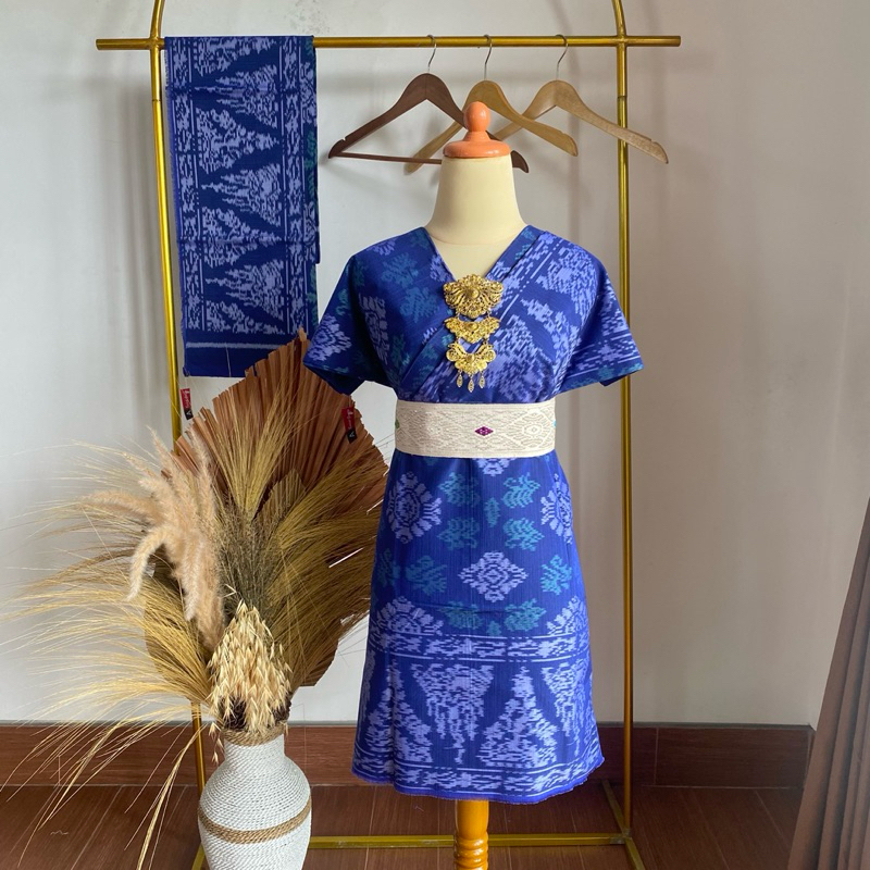 Jual KAIN TENUN ENDEK KHAS BALI MOTIF SONGKET KOMBINASI TUMPAL BIRU ...