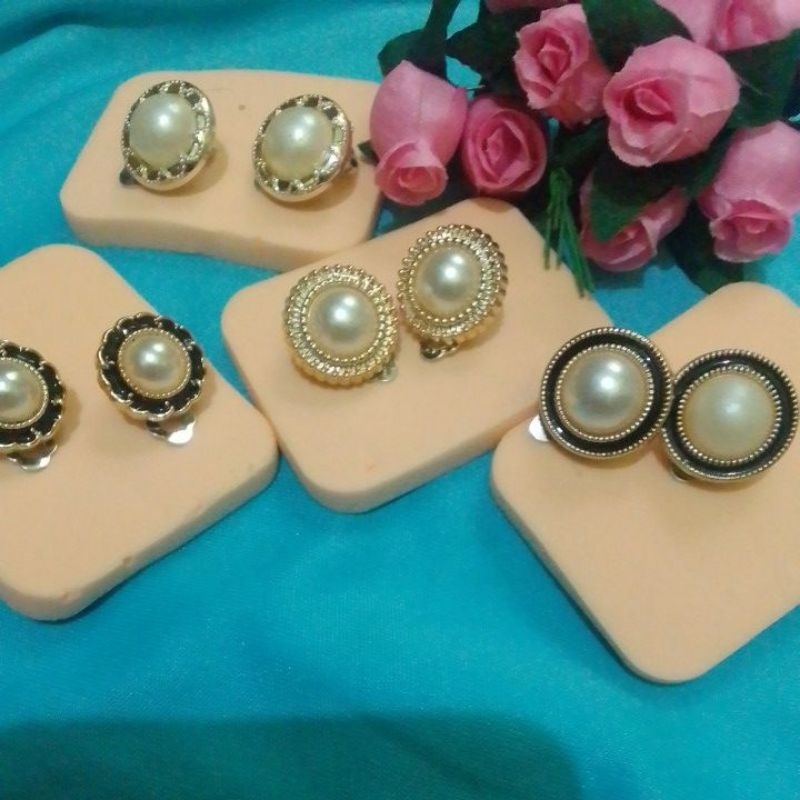 Jual anting hijab mutiara bulat anting klip | Shopee Indonesia