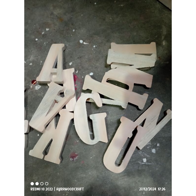 Jual huruf kayu huruf timbul kayu 10cm angka kayu | Shopee Indonesia