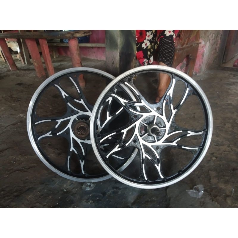 Jual velg 20 SEPASANG kipas alloy velg palang 3 alloy model akar bmx ...