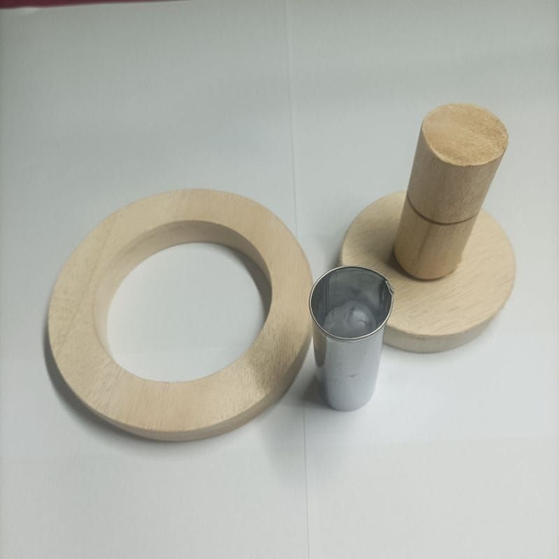 Jual cetakan donatt ter buat dari kayu1lubang1set(3pcs) cetakan+penekan ...