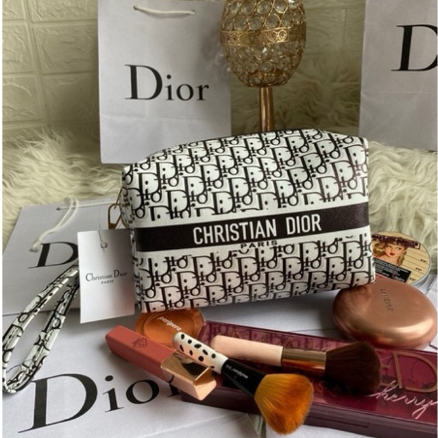 Jual Tempat Makeup Kosmetik Empuk UKURAN 16x11x6CM . Kotak Penyimpanan ...