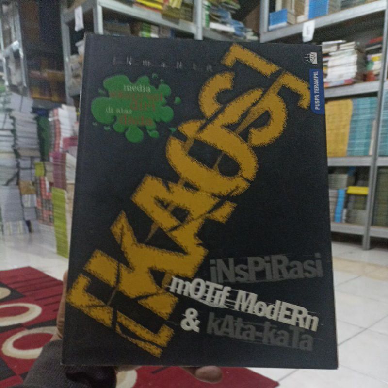 Jual BUKU INSPIRASI DESAIN SENI / KAOS MOTIF MODERN & KATA - KATA ...