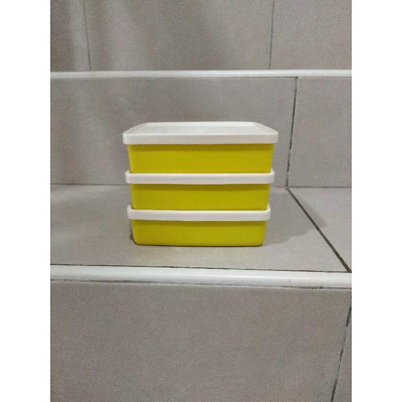 Jual Square Away Tupperware KUNING 3pcs tempat makan tempat bekal ...