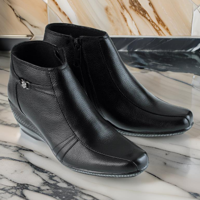 Jual Sepatu Boots Formal Wanita Kulit Premium Hitam Hak 5cm Kerja ...