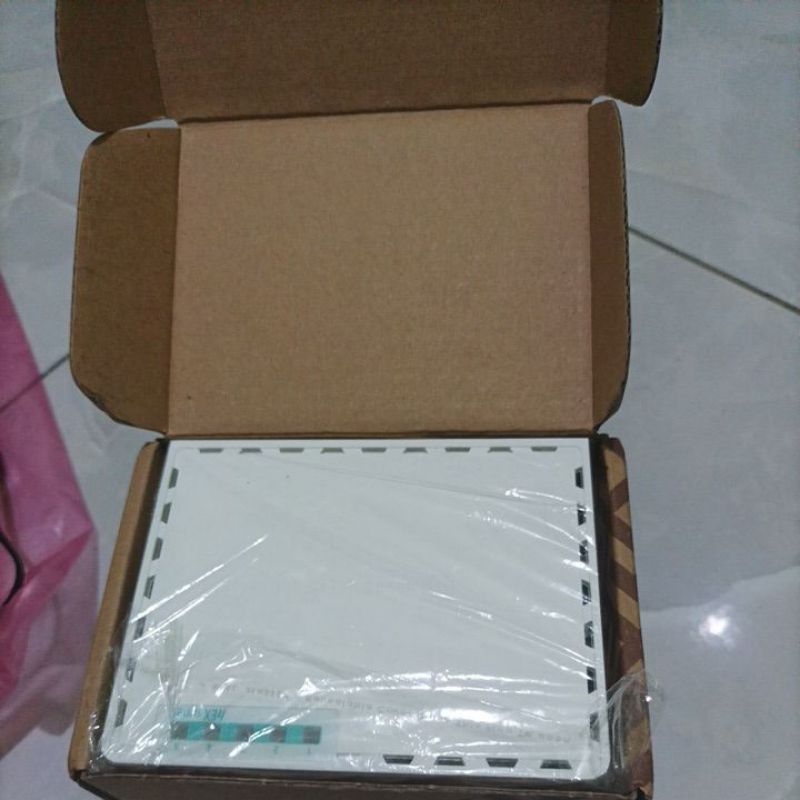 Jual mikrotik hex rb750gr3 all port normal mulus | Shopee Indonesia