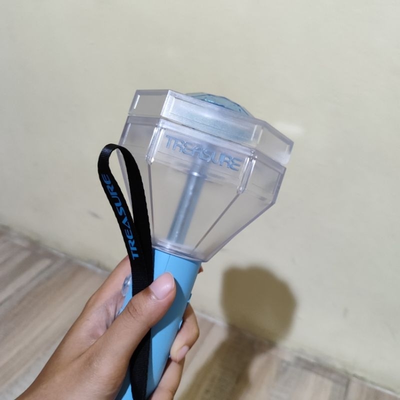 Jual Treasure Official Lightstick (booked) | Shopee Indonesia