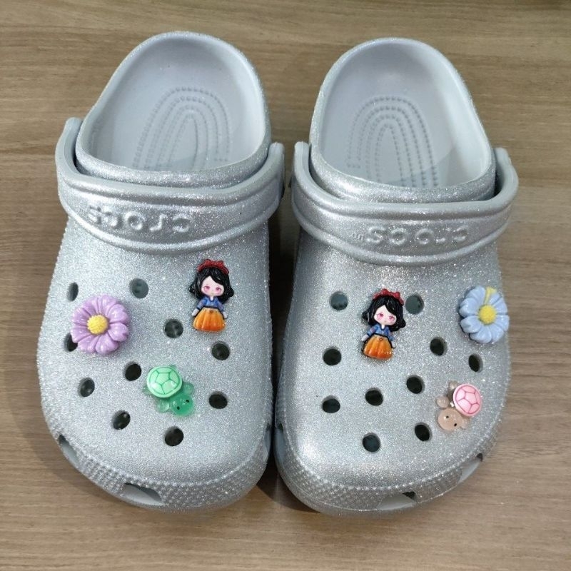 Jual SANDAL CROCS M5 W7 38 CLASSIC CLOG SILVER GLITTER M5 W7 38-39 NO ...