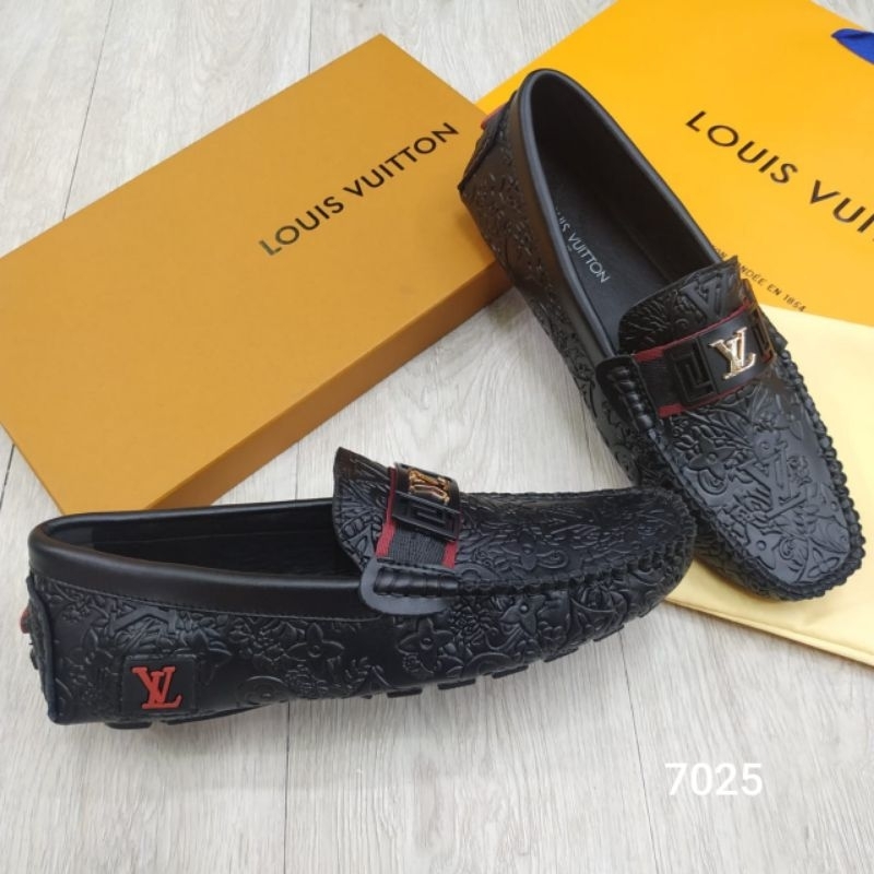 Jual SEPATU LOAFERS LOUIS VUITTON LOGO LV HITAM | Shopee Indonesia