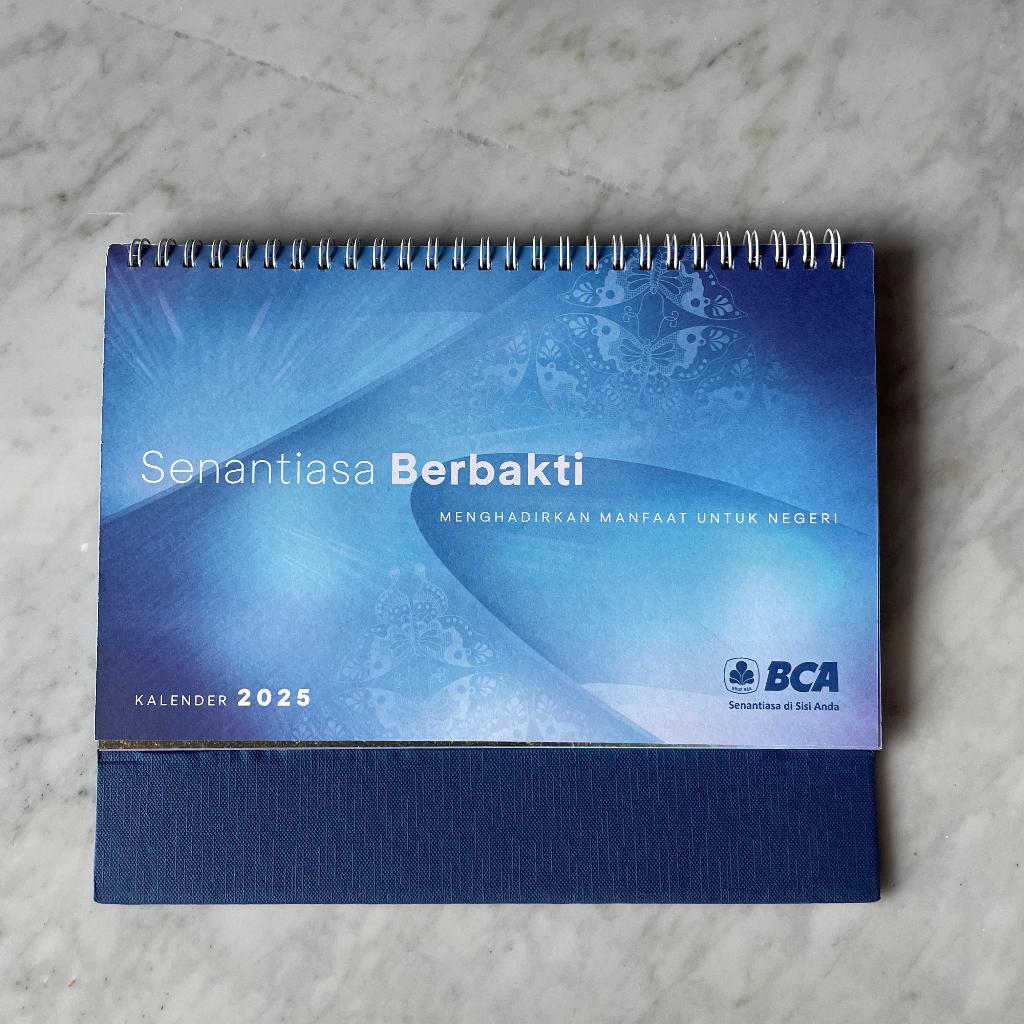 Jual KALENDAR TAHUN 2025 papan stand alone kalendar BANK BCA PRIORITAS KALENDAR MEJA BCA 2025 ...