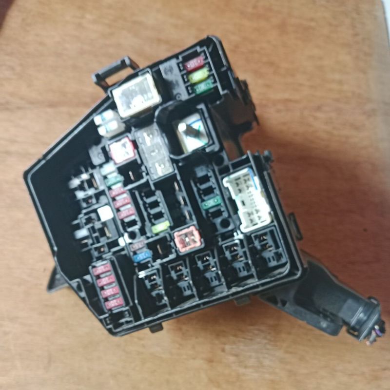 Jual Fuse Box Sekring Toyota Yaris Vios Original | Shopee Indonesia