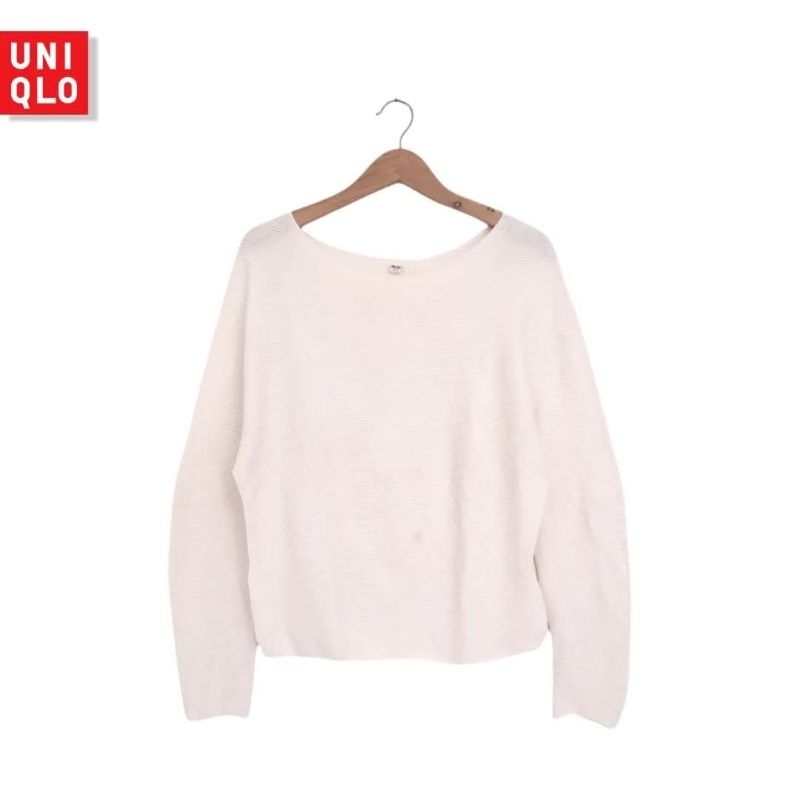 Jual Sweater Lidi Semi Batwing Uniqlo Broken White (KODE : B56 -23 ...