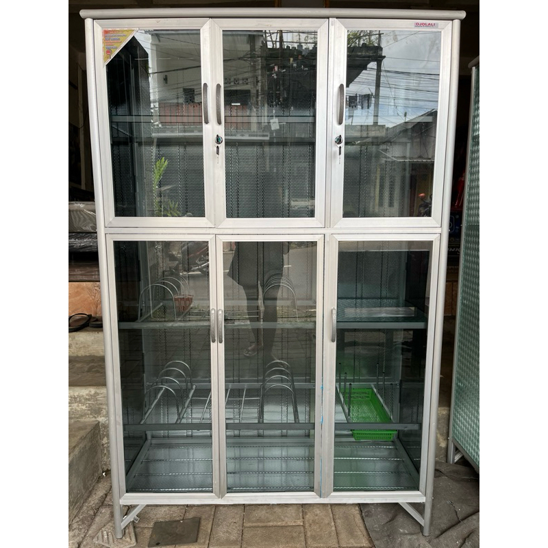 Jual LEMARI RAK PIRING 3 & 2 PINTU FULL KACA ALUMINIUM SILVER OJOLALI ...