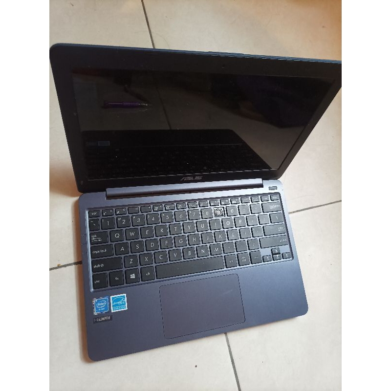 Jual laptop Asus e203m | Shopee Indonesia