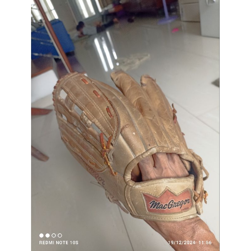Jual Sarung tangan baseball Mac Gregor untuk pengguna kidal/tangan kiri ...