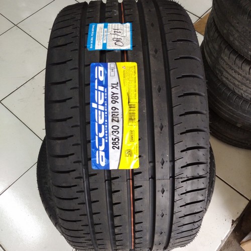 Jual Ban Mobil Tapak Lebar Ukuran 285/30 Merek Accelera Phi2 285 30 R19 Tubeless Murah | Shopee ...
