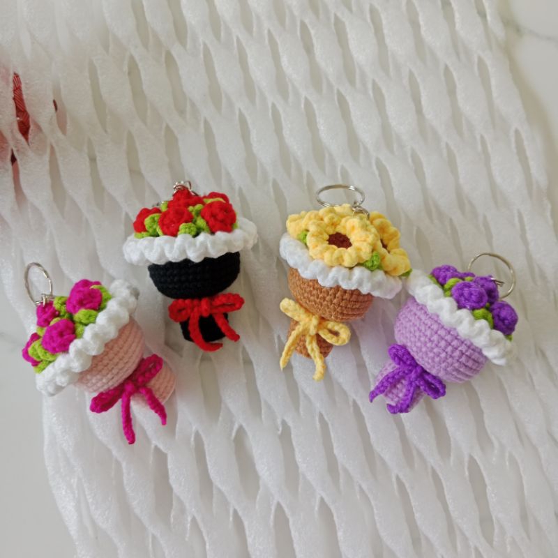 Jual Mini Gift Valentine | Gantungan Kunci Buket Bunga Rajut | Crochet ...