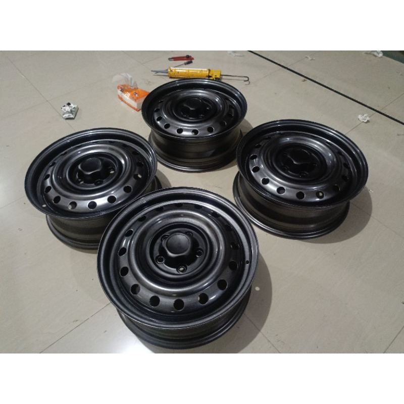 Jual Velg Kaleng dan ban copotan innova | Shopee Indonesia
