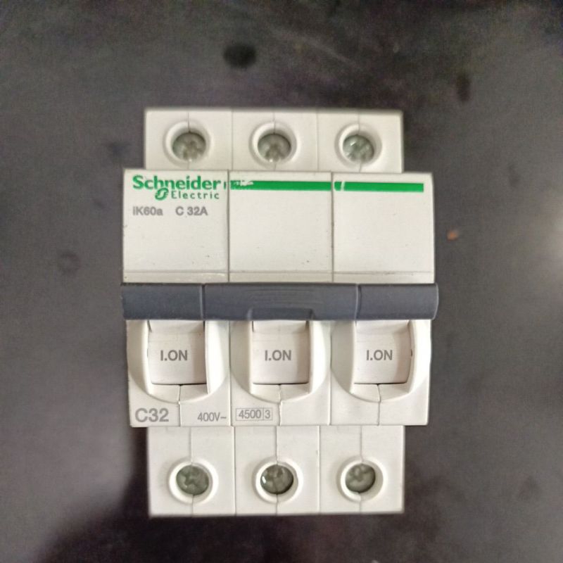 Jual MCB Schneider 3P 32A ik 60a C32A 400v 4500 | Shopee Indonesia