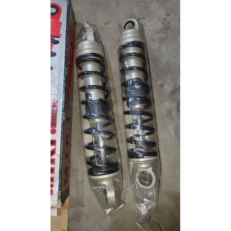 Jual shock miki ukuran 31 warna silver tua orisinil | Shopee Indonesia