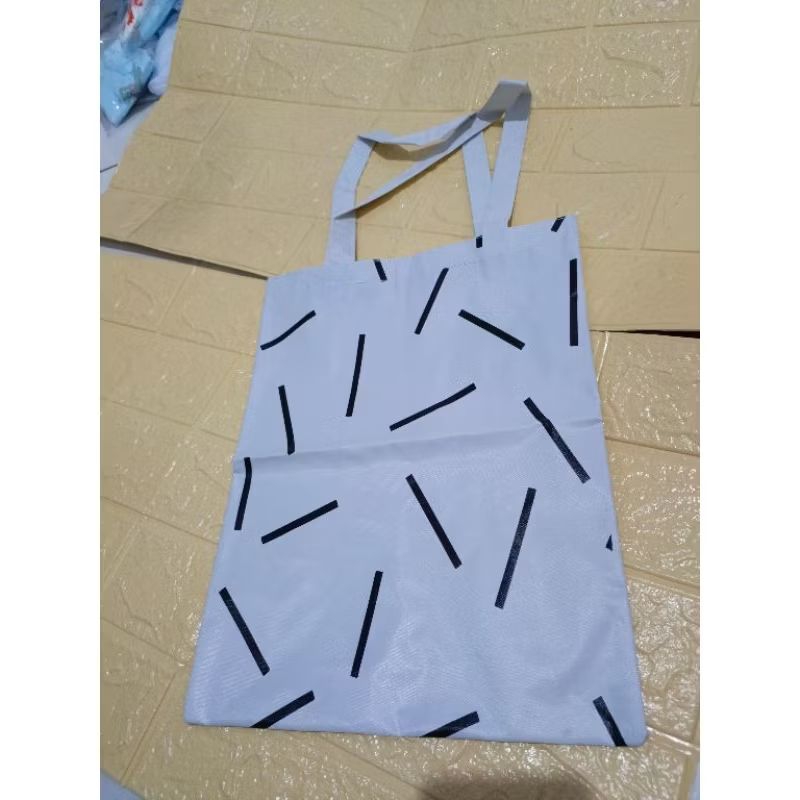 Jual TOTE BAGE RANDOM SESUAI GAMBAR | Shopee Indonesia