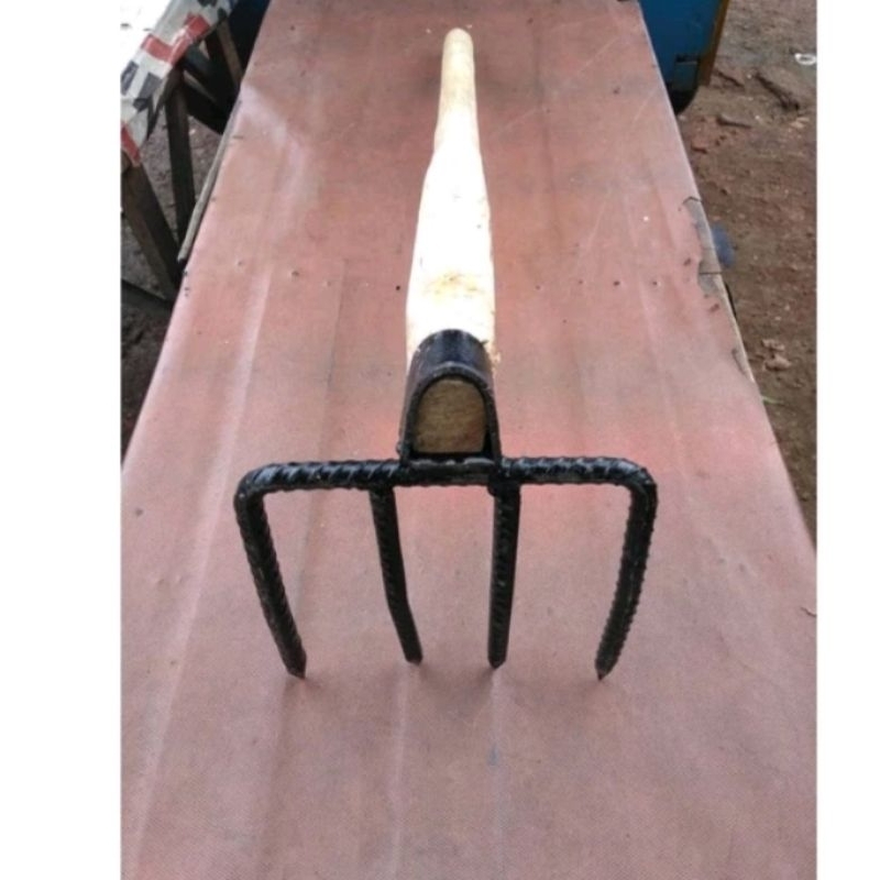 Jual Cangkrang garukan sampah besar besi ulir 13 mm gagang kayu biasa ...