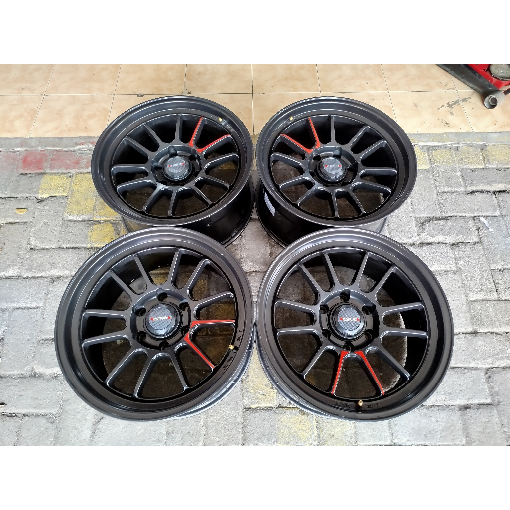 Jual Velg Seken Ring 18 Replika Lenso Venom 5 R18X9 H6X139.7 ET10 Black | Shopee Indonesia